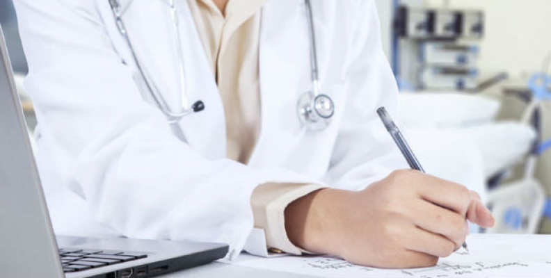 Medical Transcriptionist Pros and Cons: Medical Transcription vs VRS